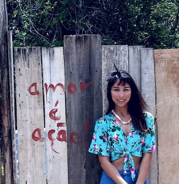 Andréia Pires: Vando Vulgo Vedita E O Uso De Corpos Como Linguagem