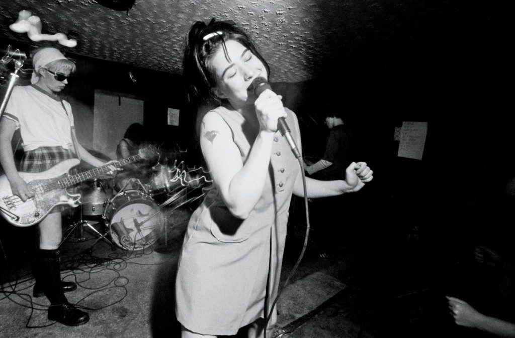 Mulheres E Guitarras: Riot Grrrl E A Cena Punk! (Parte 1)